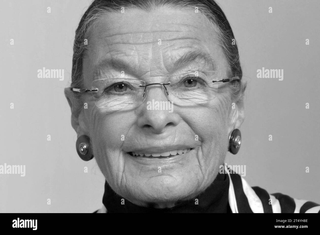 FILED - 28 November 2008, Saxony, Leipzig: Figure skating coach Jutta ...