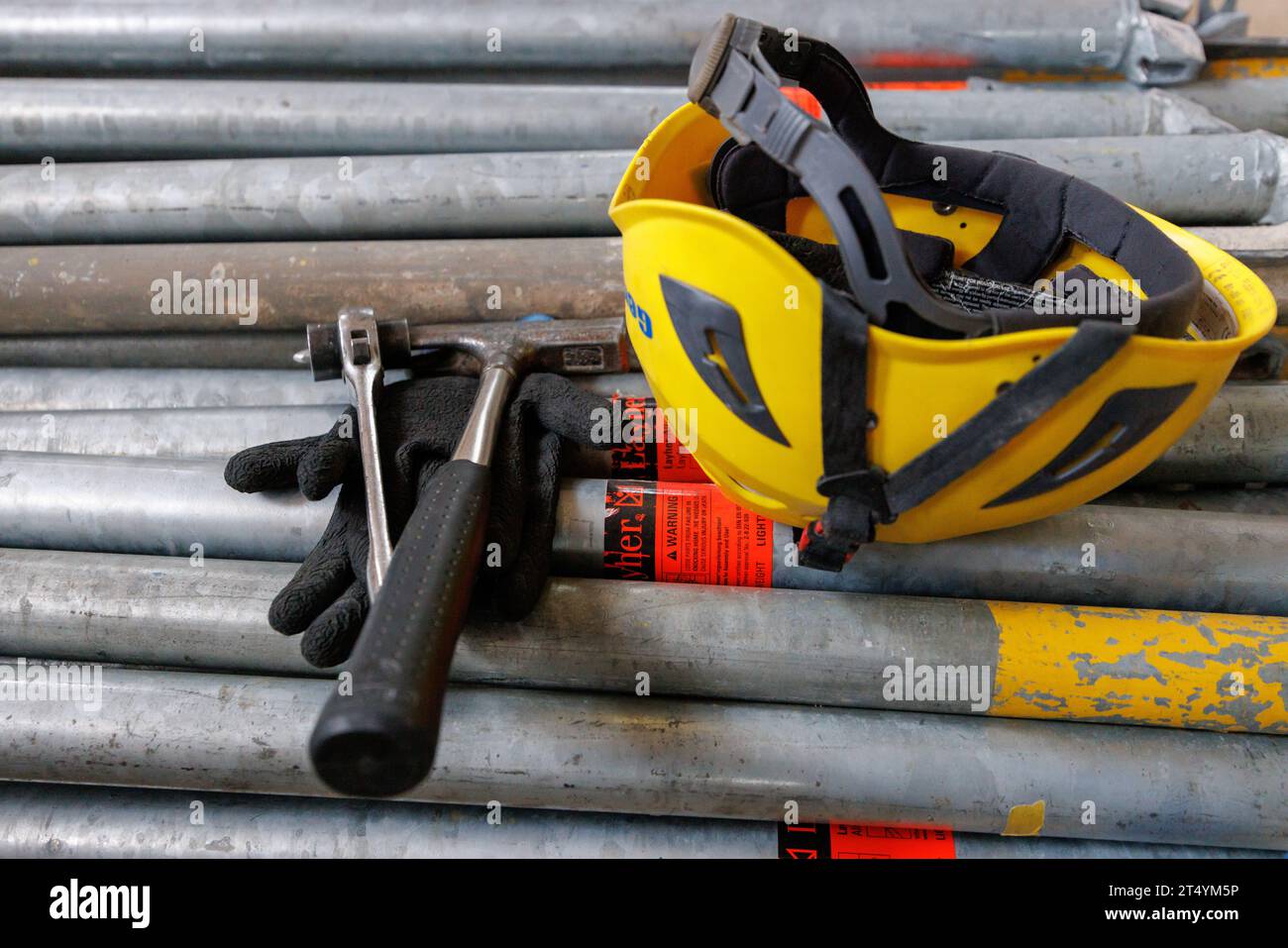 Nuremberg, Germany. 02nd Nov, 2023. A safety helmet and tools lie on ...