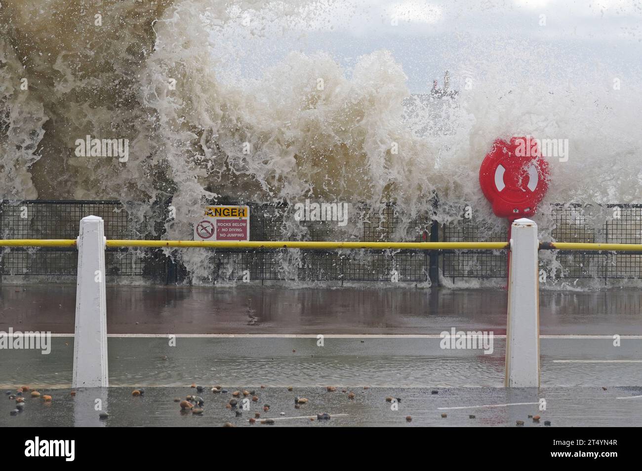 Waves crashing in Dover Kent, as Storm Ciaran brings high winds and ...