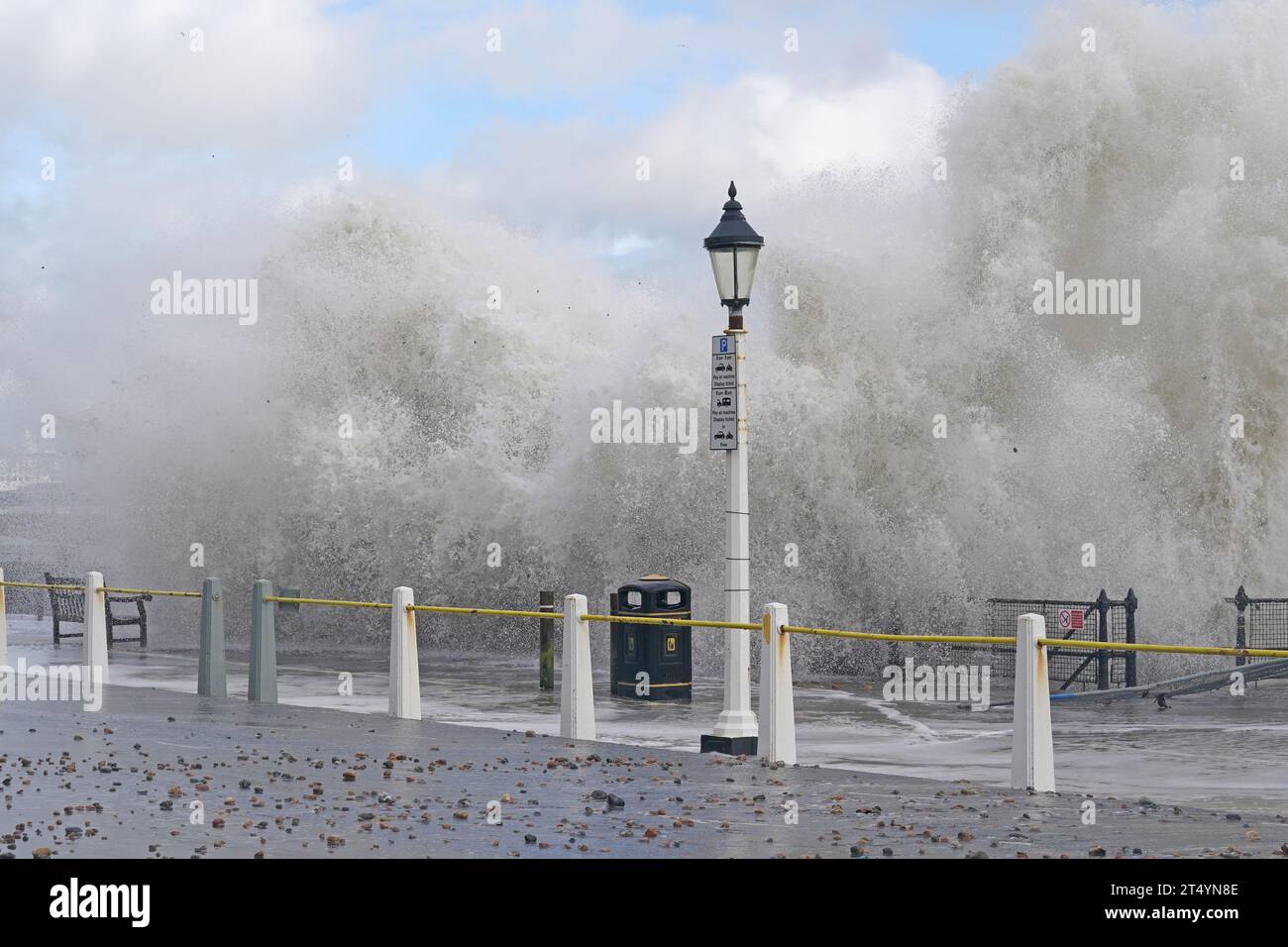 Waves crashing in Dover Kent, as Storm Ciaran brings high winds and ...