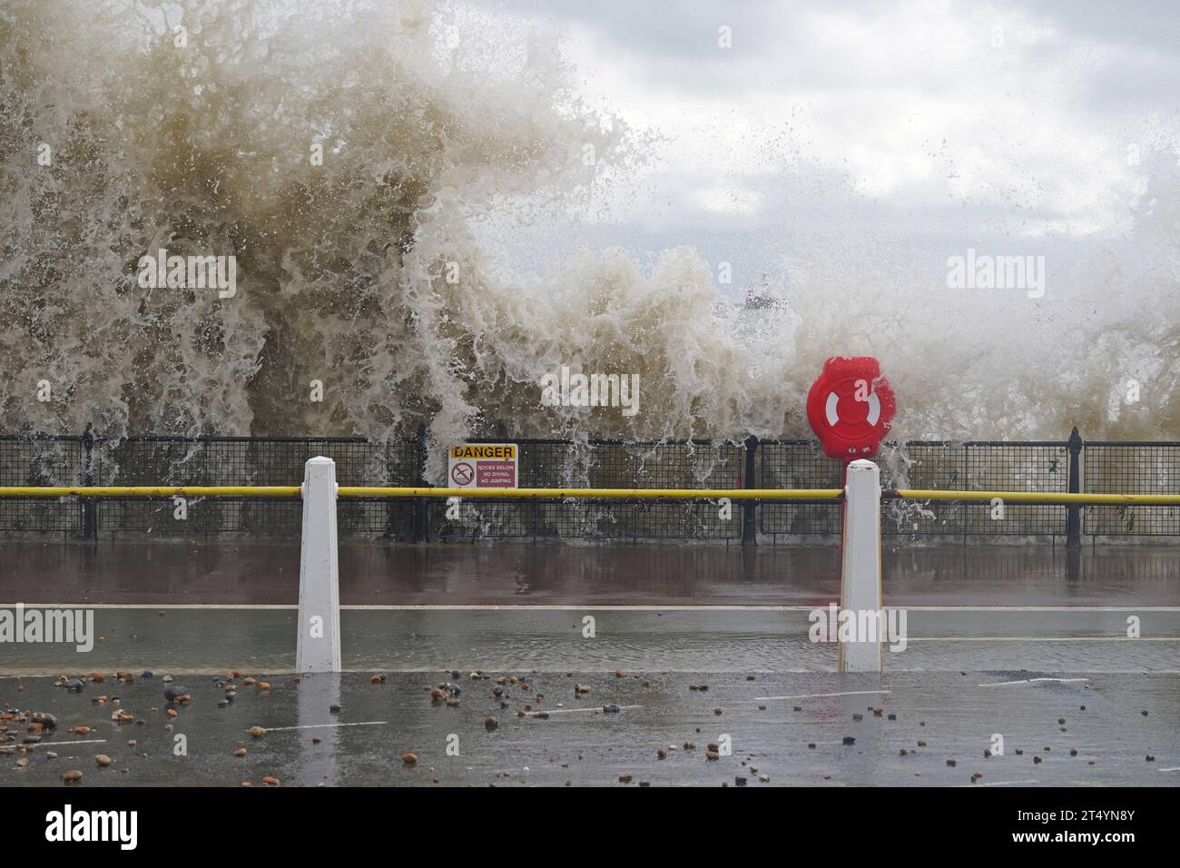 Waves crashing in Dover Kent, as Storm Ciaran brings high winds and ...
