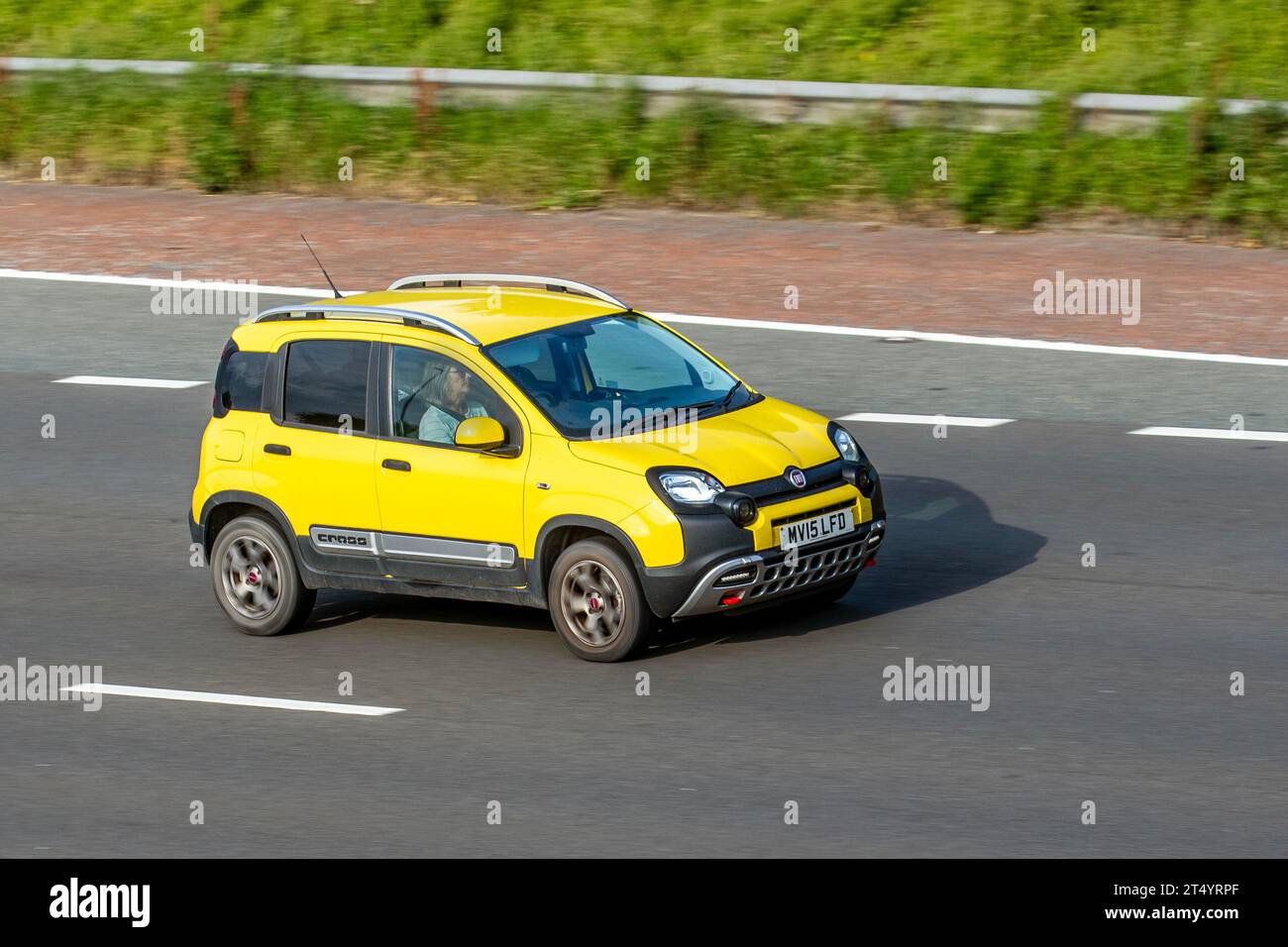 1 3 litre 75 bhp multijet diesel engine hi-res stock photography and ...