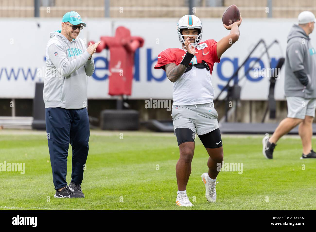 02 November 2023, Hesse, Frankfurt/Main: American Football: NFL, Before ...