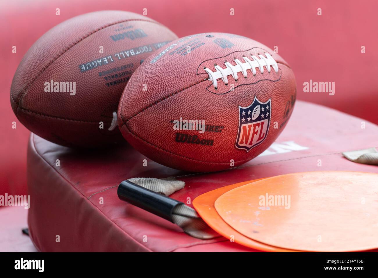 02 November 2023, Hesse, Frankfurt/Main: American Football: NFL, Before ...