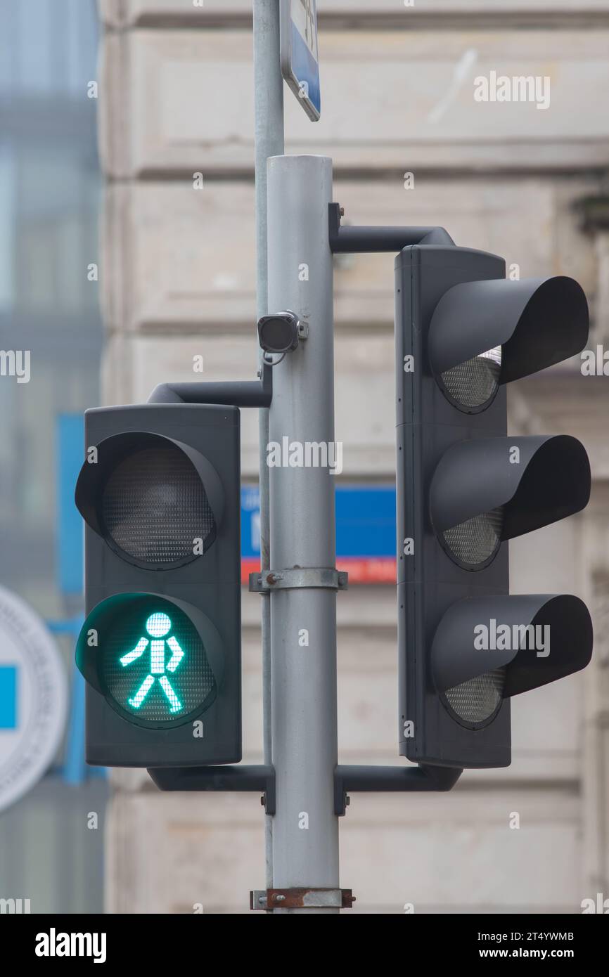 A traffic light on a clear day Stock Photo - Alamy