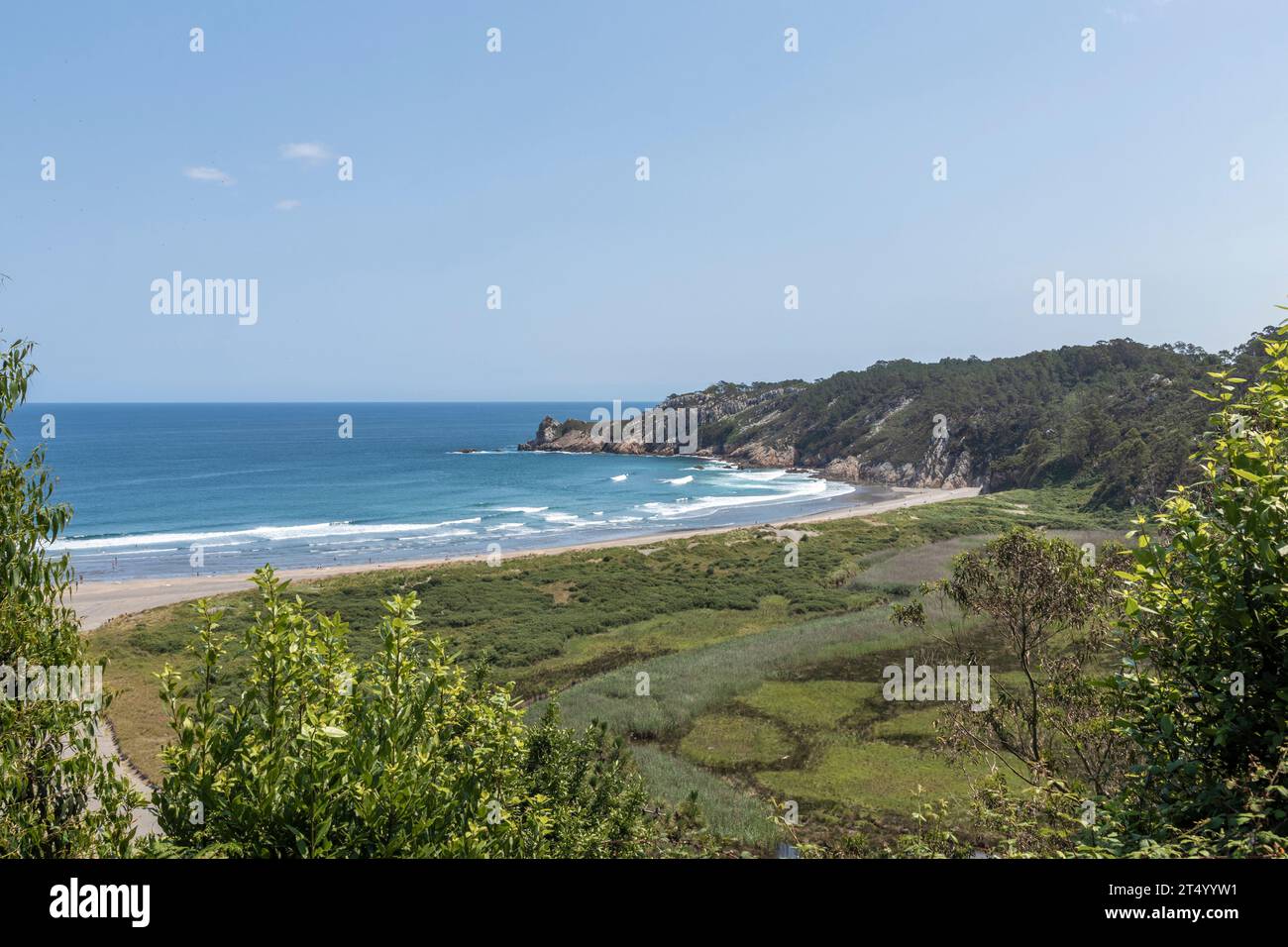 Overlooking ocean from rocks hi-res stock photography and images - Alamy