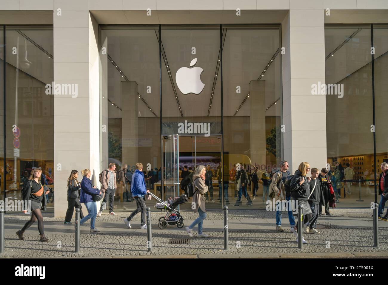 Apple Store, Rosenthaler Straße, Mitte, Berlin, Deutschland Stock Photo ...