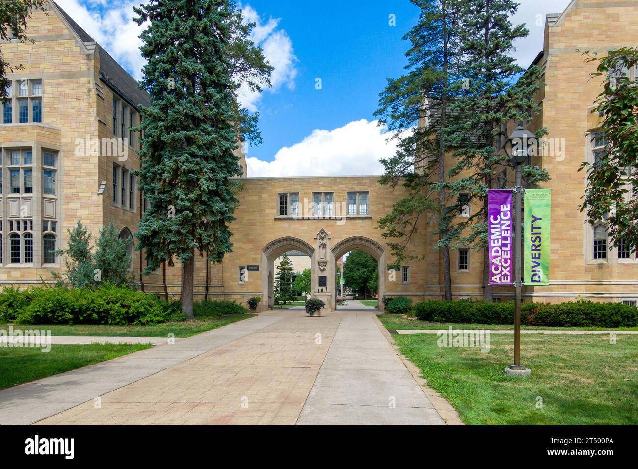 St thomas university minnesota hi-res stock photography and images - Alamy