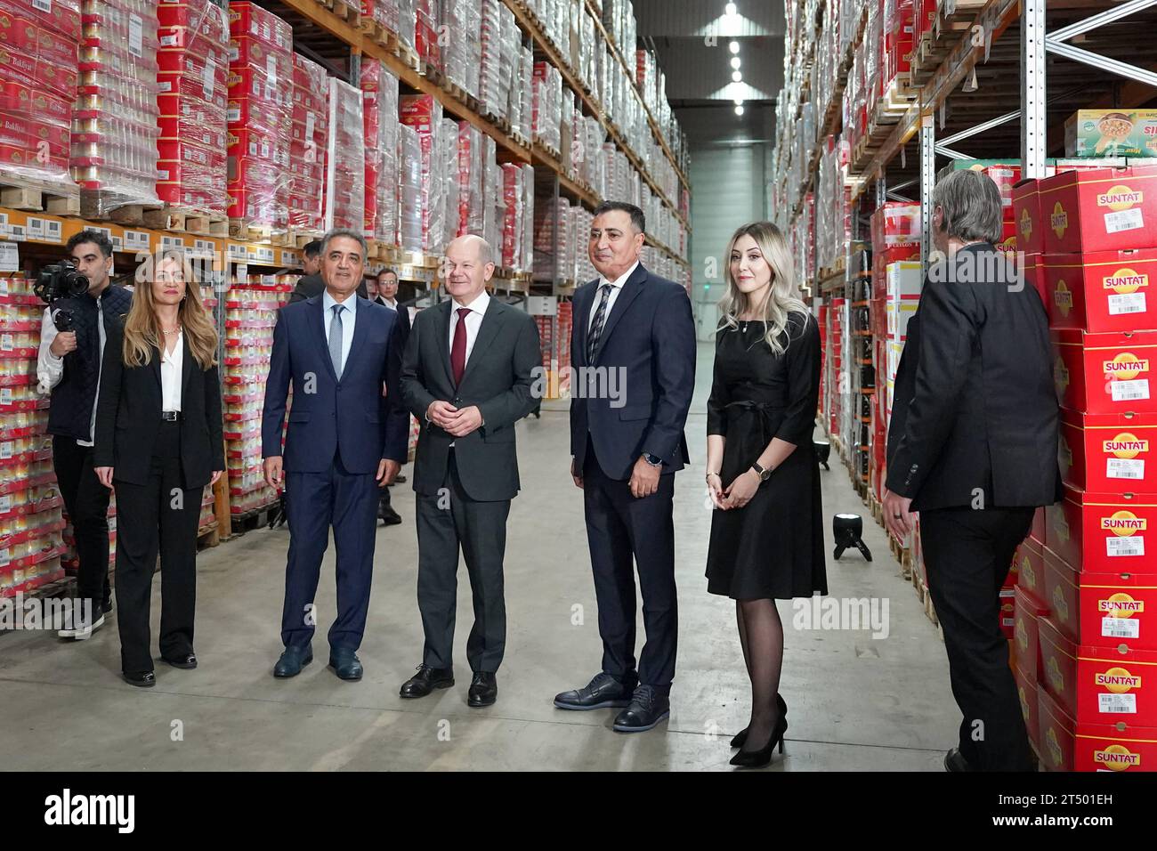 Bundeskanzler besucht den Lebensmittelhersteller Suntat Europe GmbH in ...