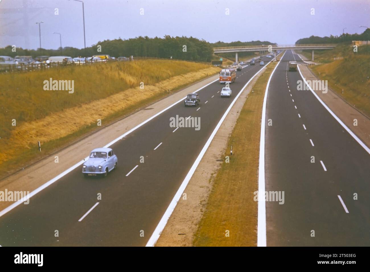 Cars on Britains first motorway from the bridge. 1960's,cars ...