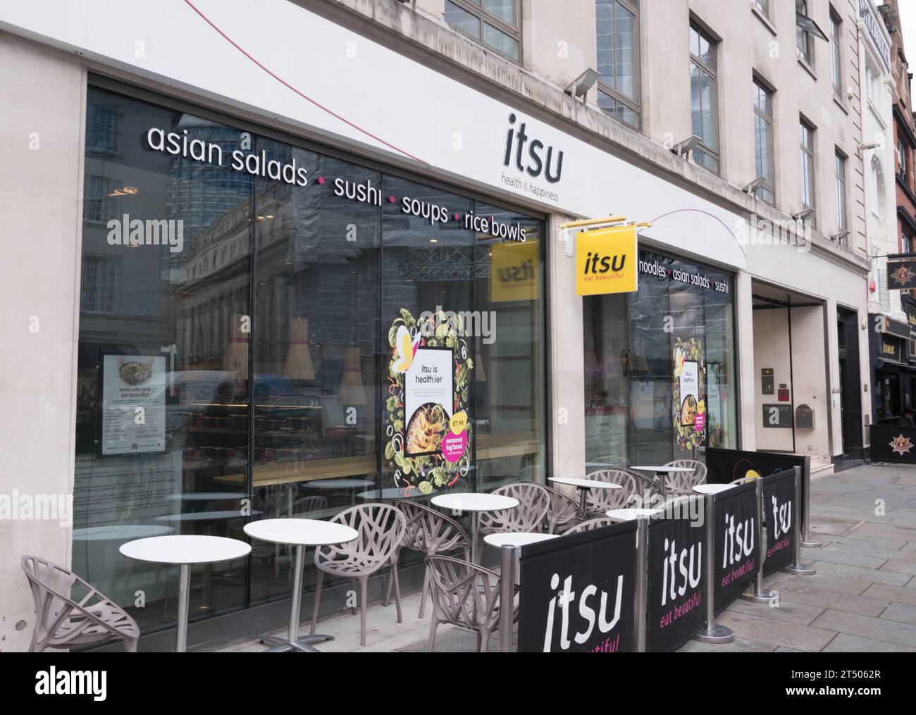 Itsu fast-food restaurant on Great Queen Street, Covent Garden, London ...