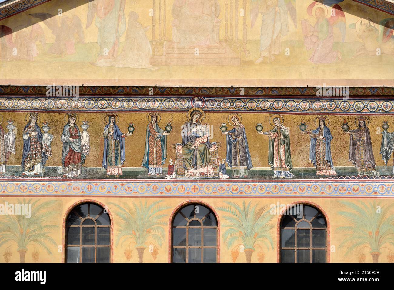 Medieval mosaic on the facade, Basilica di Santa Maria in Trastevere, Rome, Italy Stock Photo ...