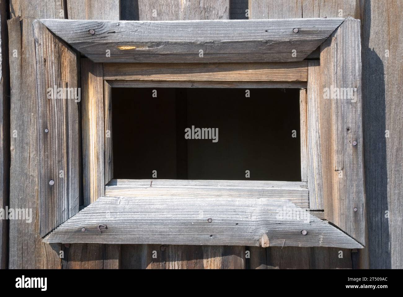 Jagged frame hi-res stock photography and images - Alamy
