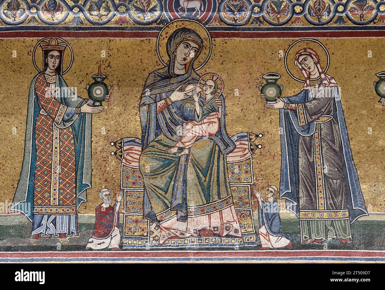 Medieval mosaic on the facade, Basilica di Santa Maria in Trastevere ...