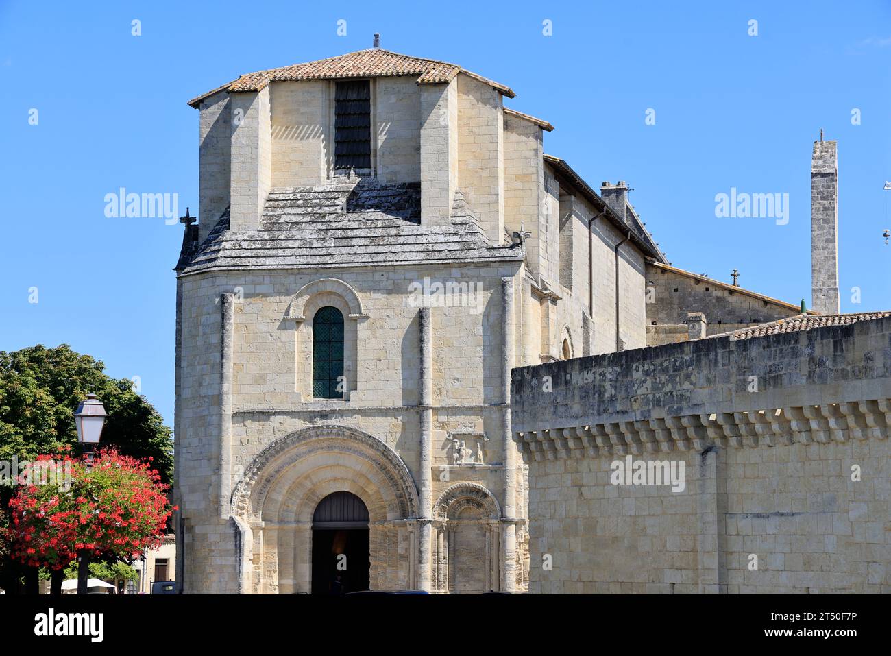Saint-Émilion. The rampart and the Collegiate Church (église Collégiale ...