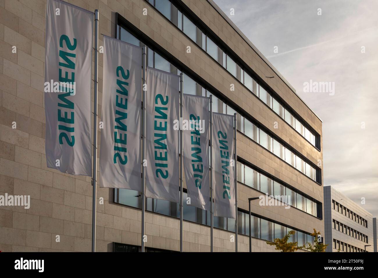 01.11.2023 Reportage Siemens Logo, Logos, Schriftzüge, Markennamen ...