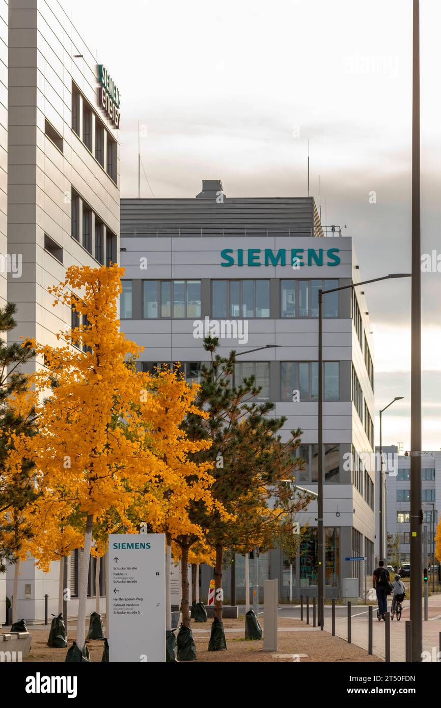 01.11.2023 Reportage Siemens Logo, Logos, Schriftzüge, Markennamen ...