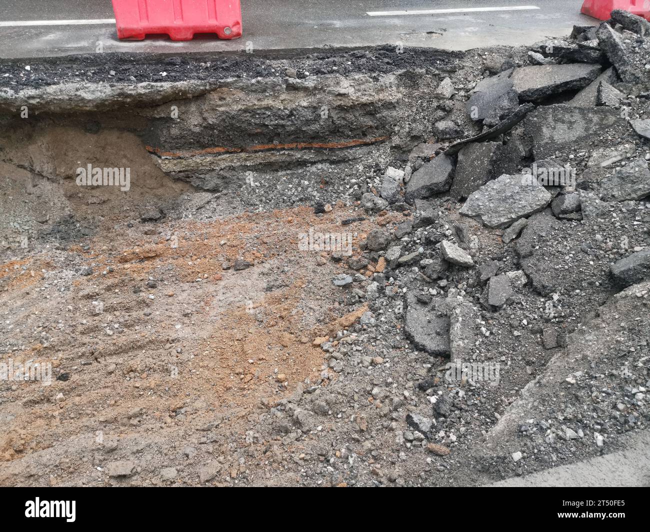 Edge of an asphalt, road works Stock Photo - Alamy