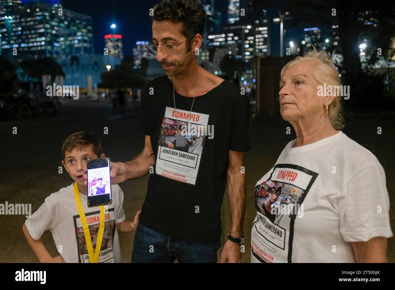 Tel Aviv, Israel. 01st Nov, 2023. Relatives of Jonathan Samerano who ...
