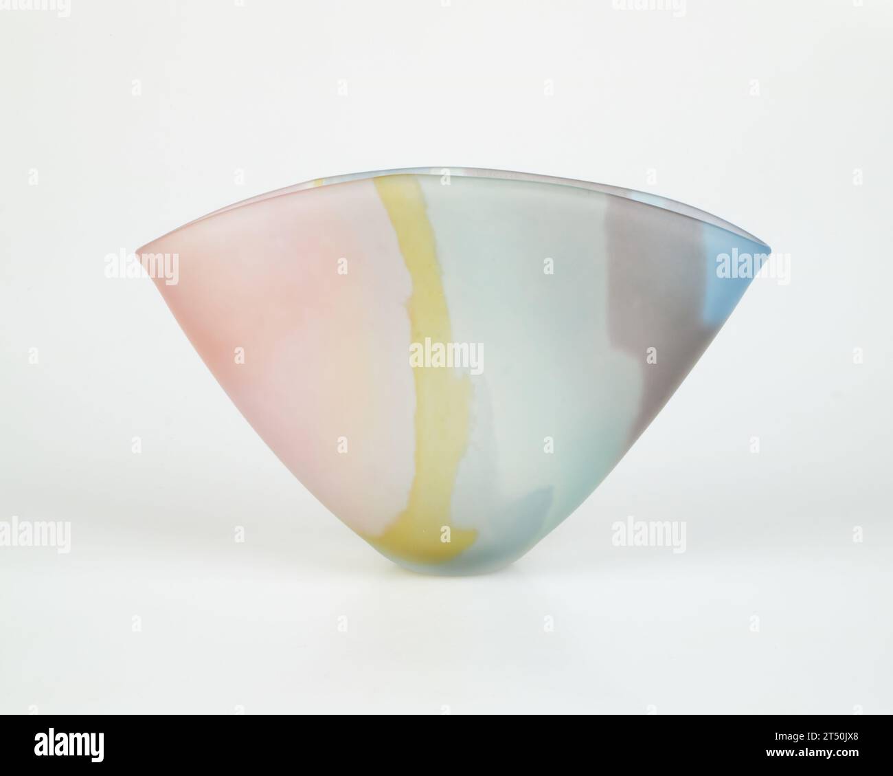 Glass vase 1980s hi-res stock photography and images - Alamy