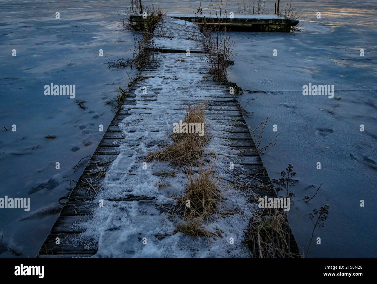 Covered jetty hi-res stock photography and images - Alamy
