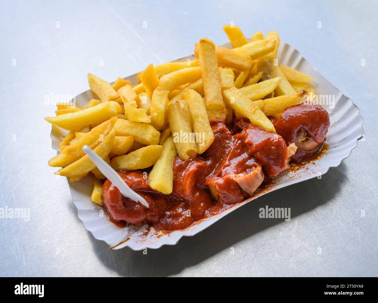 Currywurst mit Pommes Frites, Krasselt's Imbiss, Steglitzer Damm ...