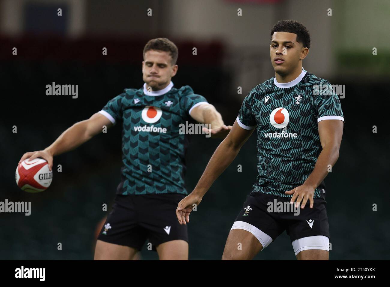 Cardiff, UK. 02nd Nov, 2023. Rio Dyer of Wales (r) during the Wales ...