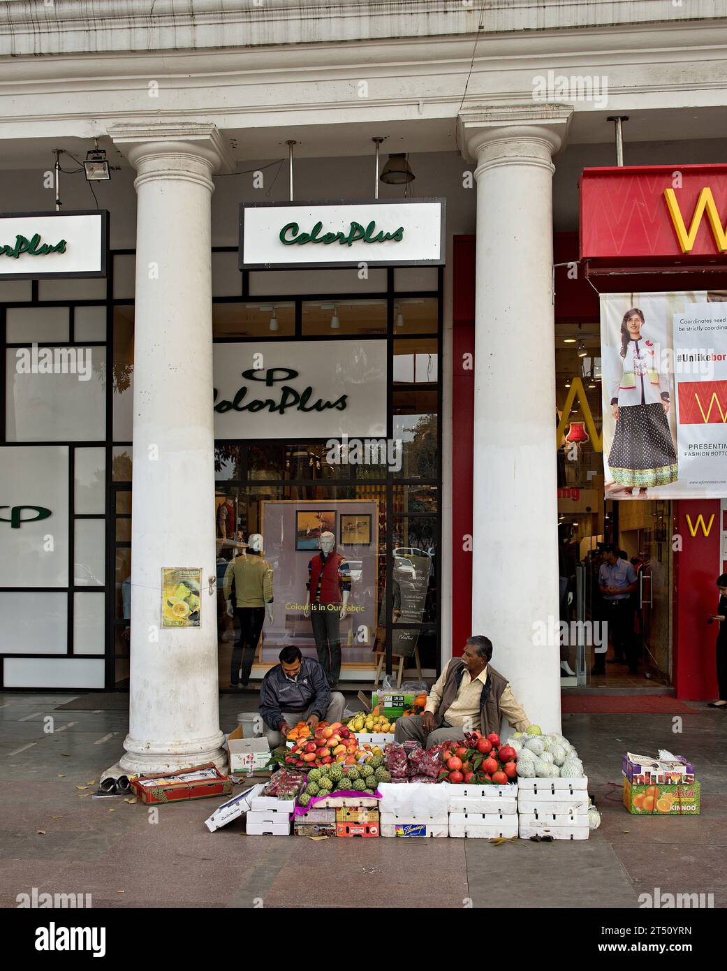 City life on connaught hi-res stock photography and images - Alamy