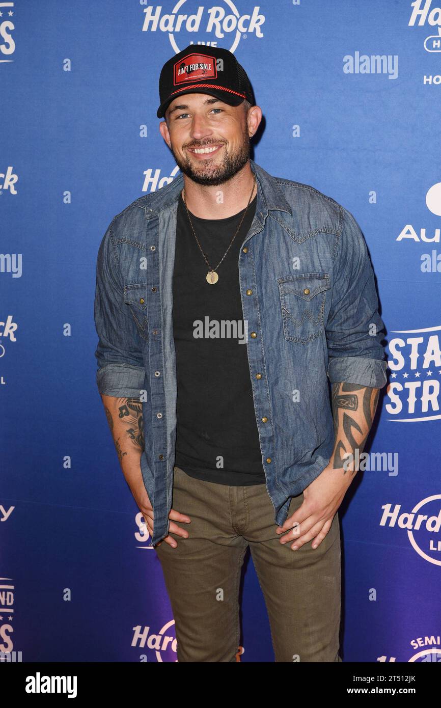 HOLLYWOOD FL - NOVEMBER 01: Michael Ray attends Audacy s Stars and ...