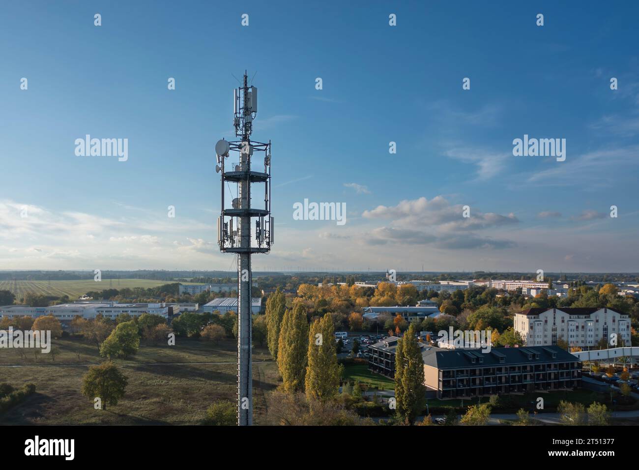 Transmission mast hi-res stock photography and images - Alamy