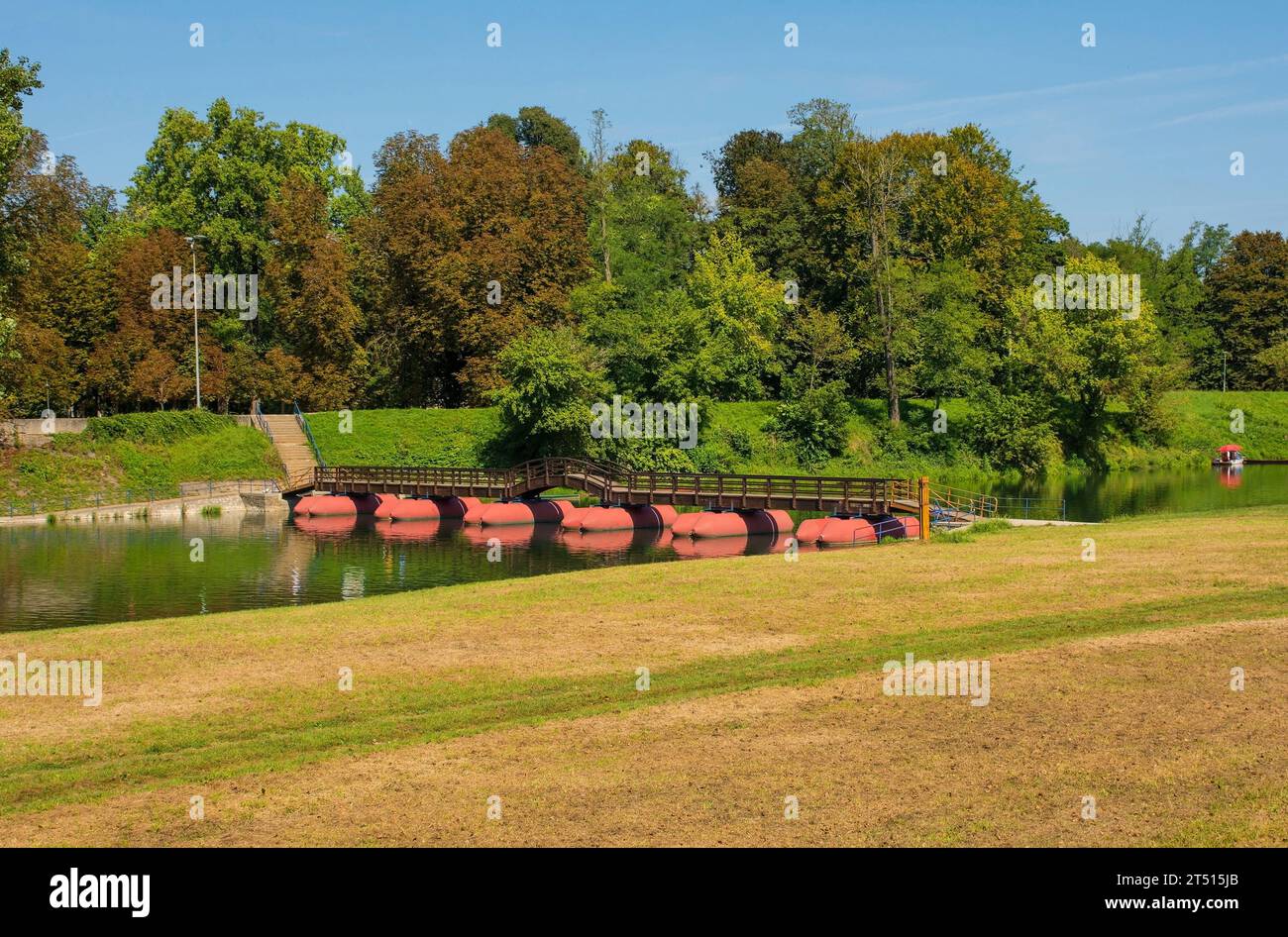 Pjesacki pontonski hi-res stock photography and images - Alamy