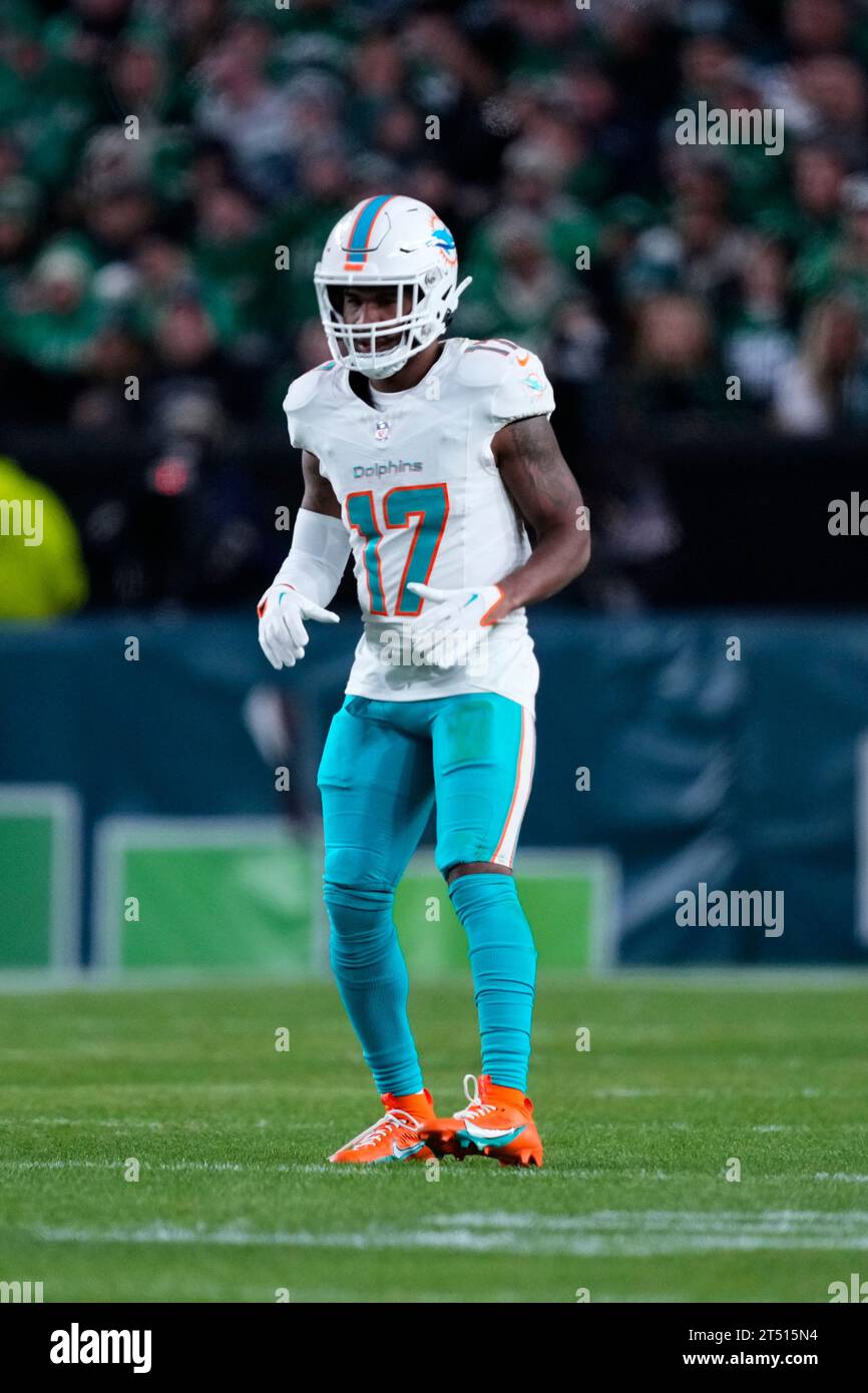 Miami Dolphins' Jaylen Waddle in action before an NFL football game ...