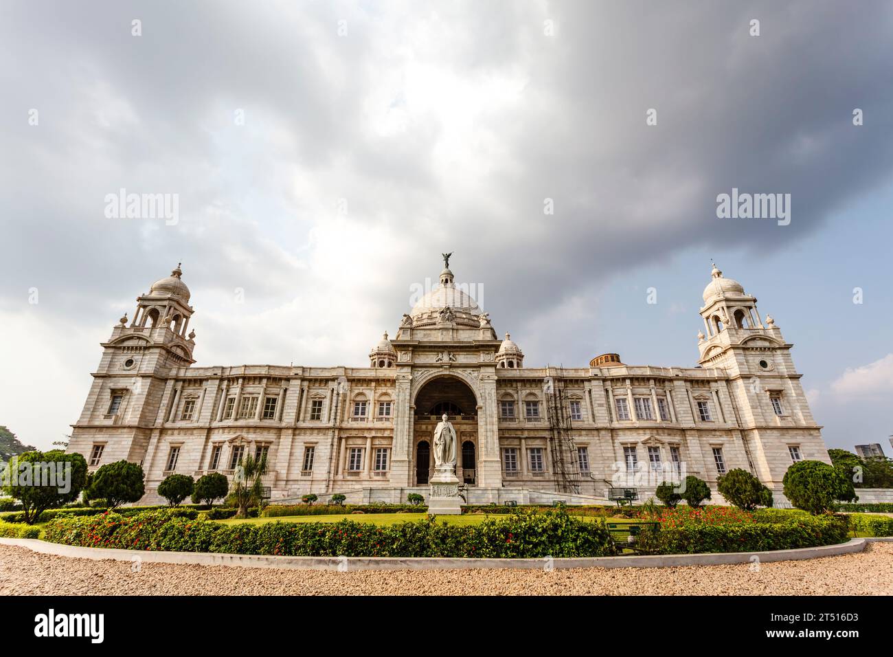 Exterior of the Victoria Memorial in Calcutta (Kolkata) West Bengal ...