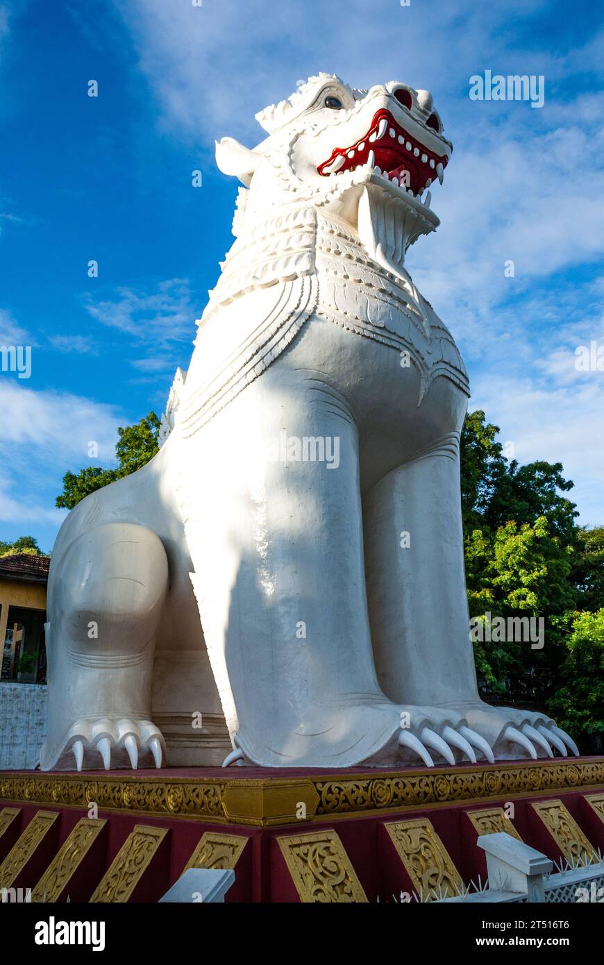 Mandalay myanmar lion hi-res stock photography and images - Alamy