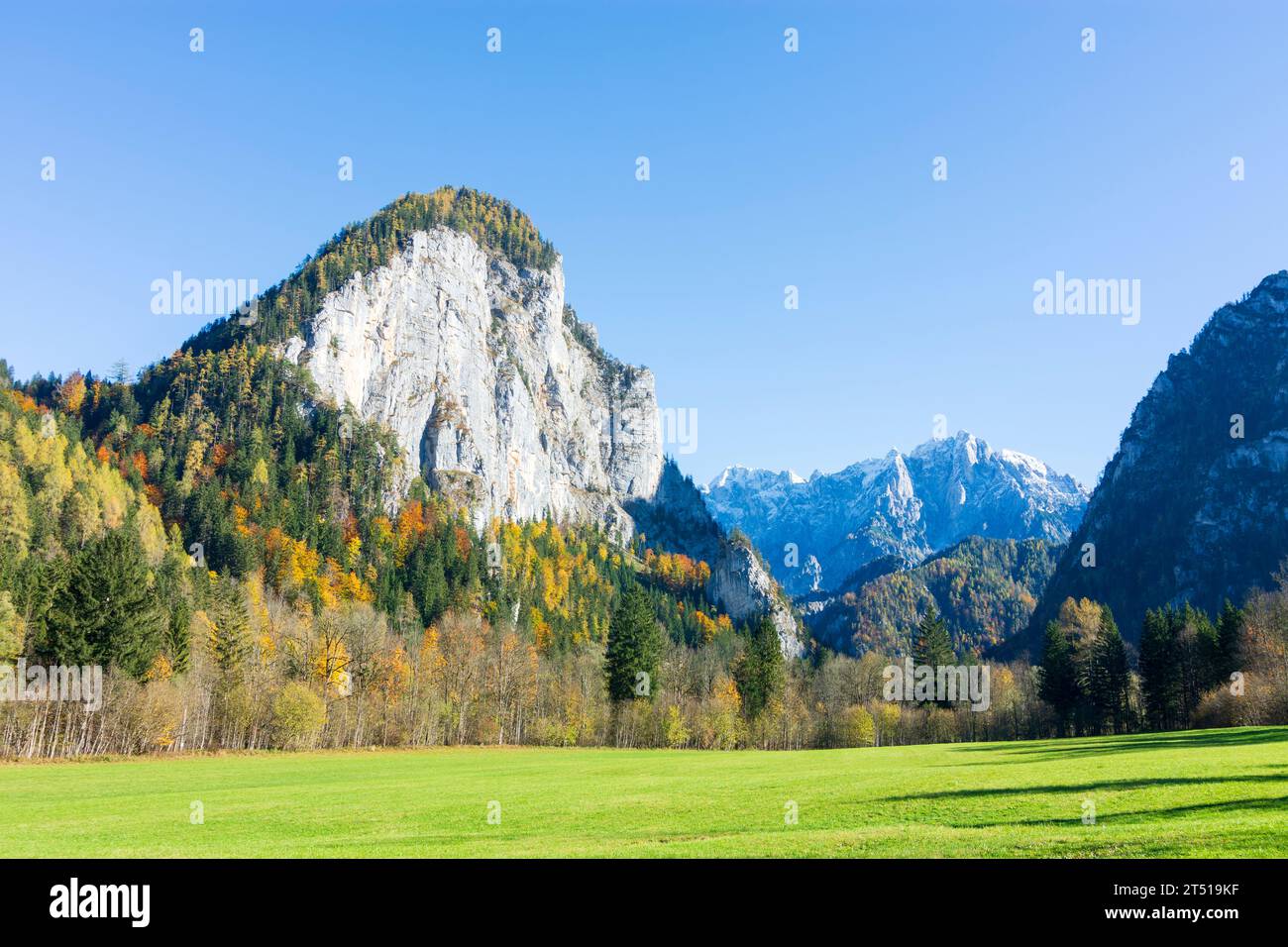 national park Gesäuse: mountains at Gesäuseeingang, autumn colors in ...