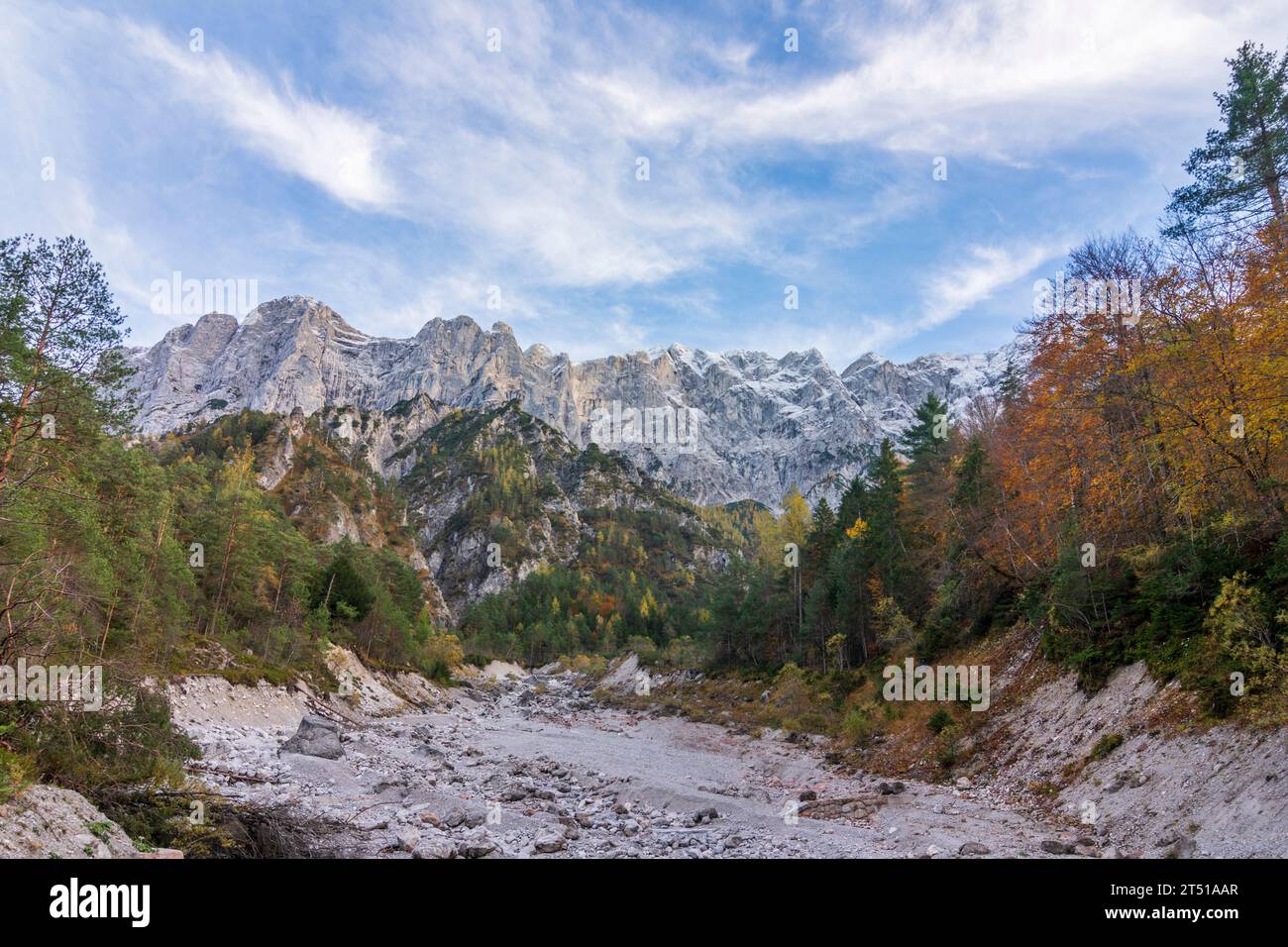 national park Gesäuse: cirque Haindlkar, mountain Hochtor, autumn ...