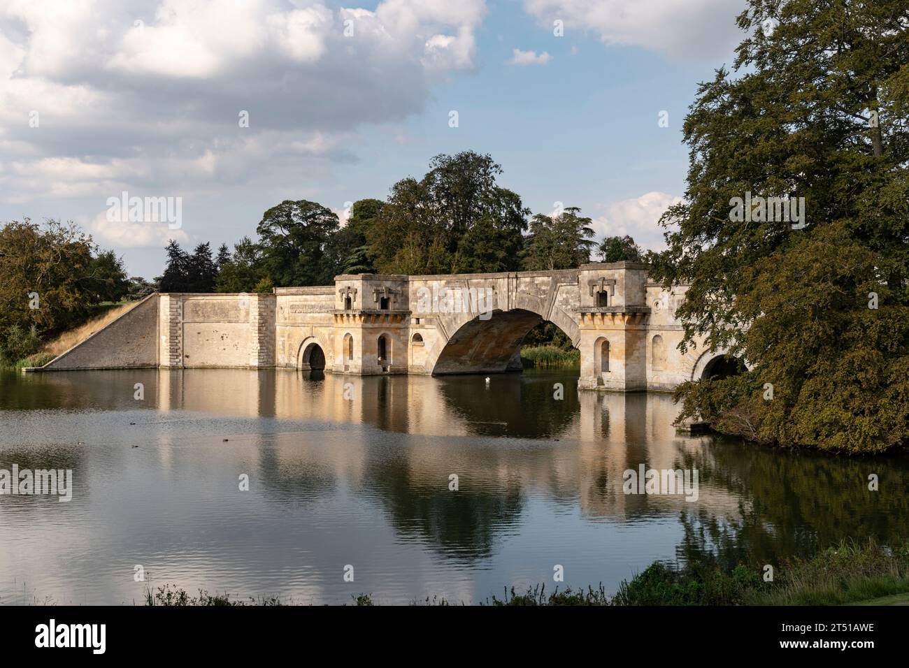 Vanbrugh's Grand Bridge in Blenheim Palace gardens Stock Photo - Alamy