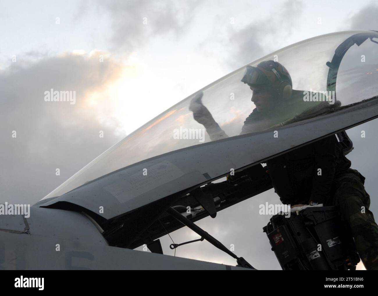(CVN 69), aircraft carrier, canopy, COMPTUEX, f/a-18c, hornet, strike ...