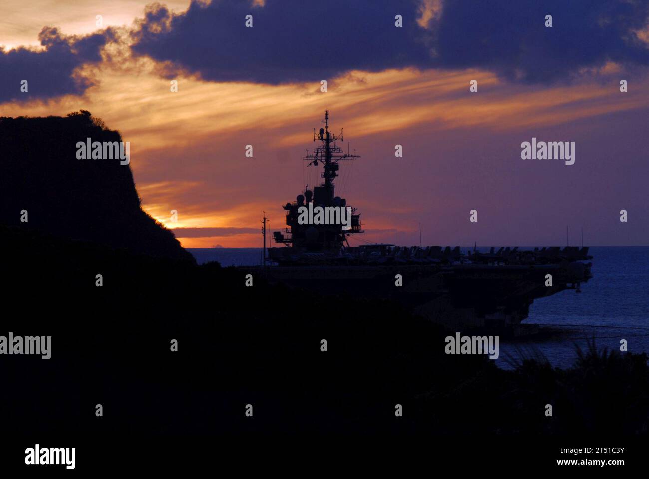 0806126523K-034 TUMON BAY, Guam (June 12, 2008) The aircraft carrier ...