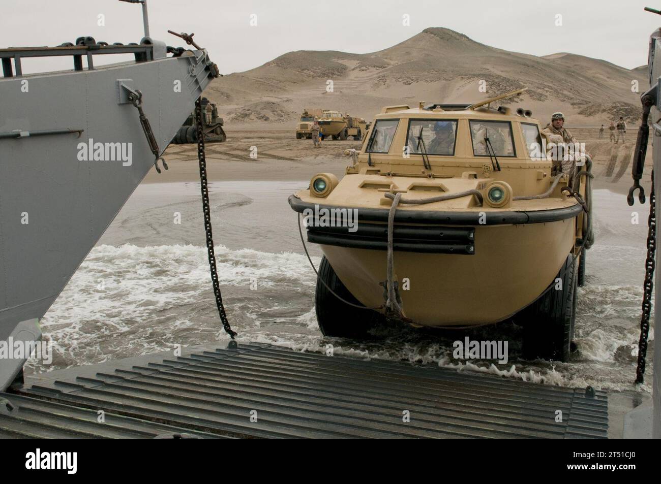 (LPD 18), Aho Brien, amphibious, BMU-1, LARC, lcu-1617, lighter ...