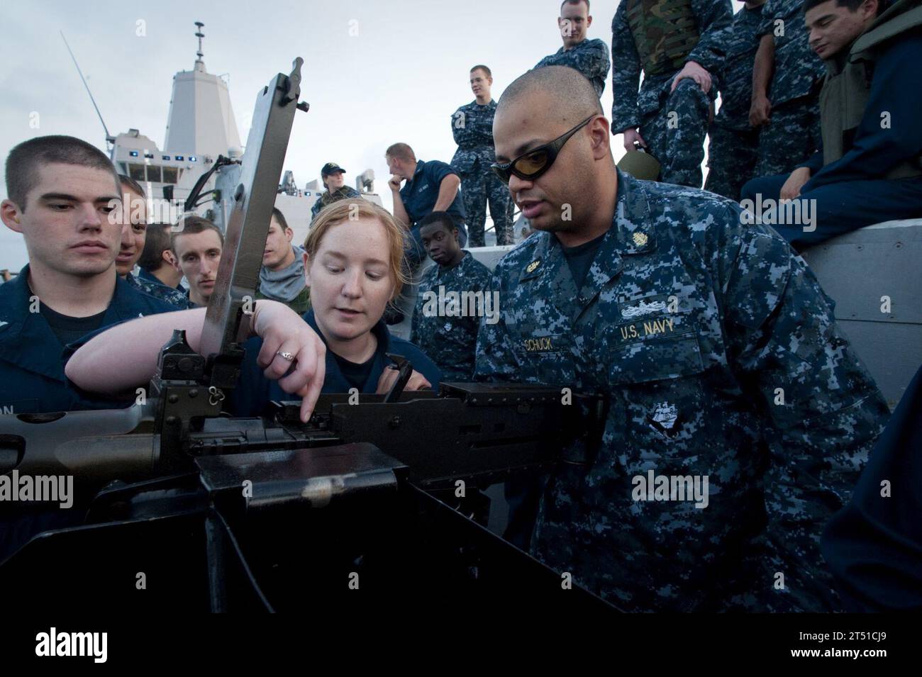 (LPD 18), .50-cal qualifications, amphibious transport dock ship, Gun ...
