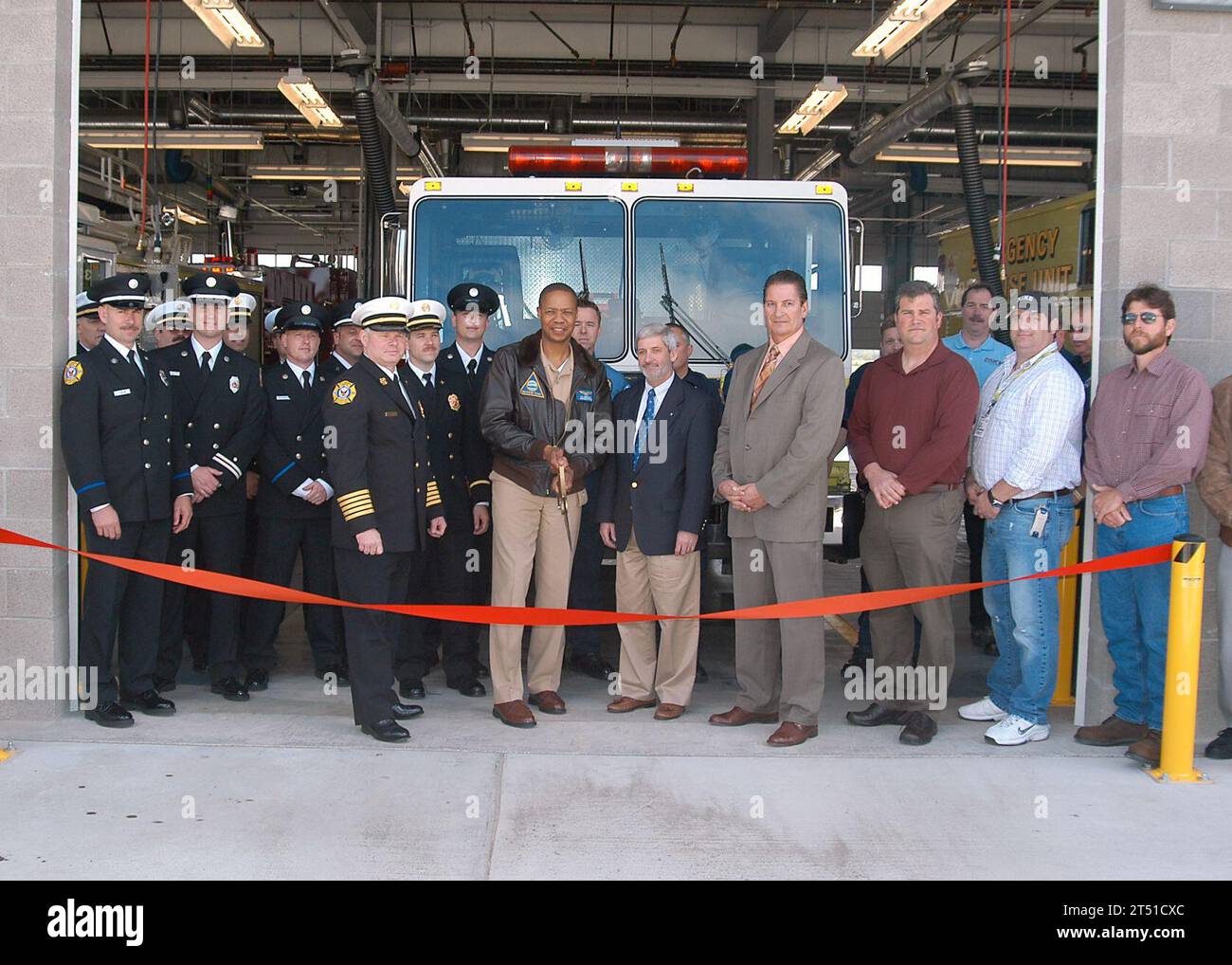 Giant scissors hi-res stock photography and images - Alamy