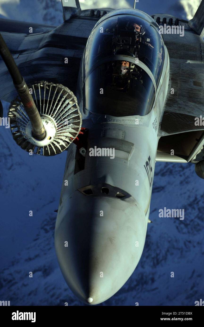 0912068155K-642 AFGHANISTAN (Dec. 6, 2009) An F/A-18F Super Hornet ...