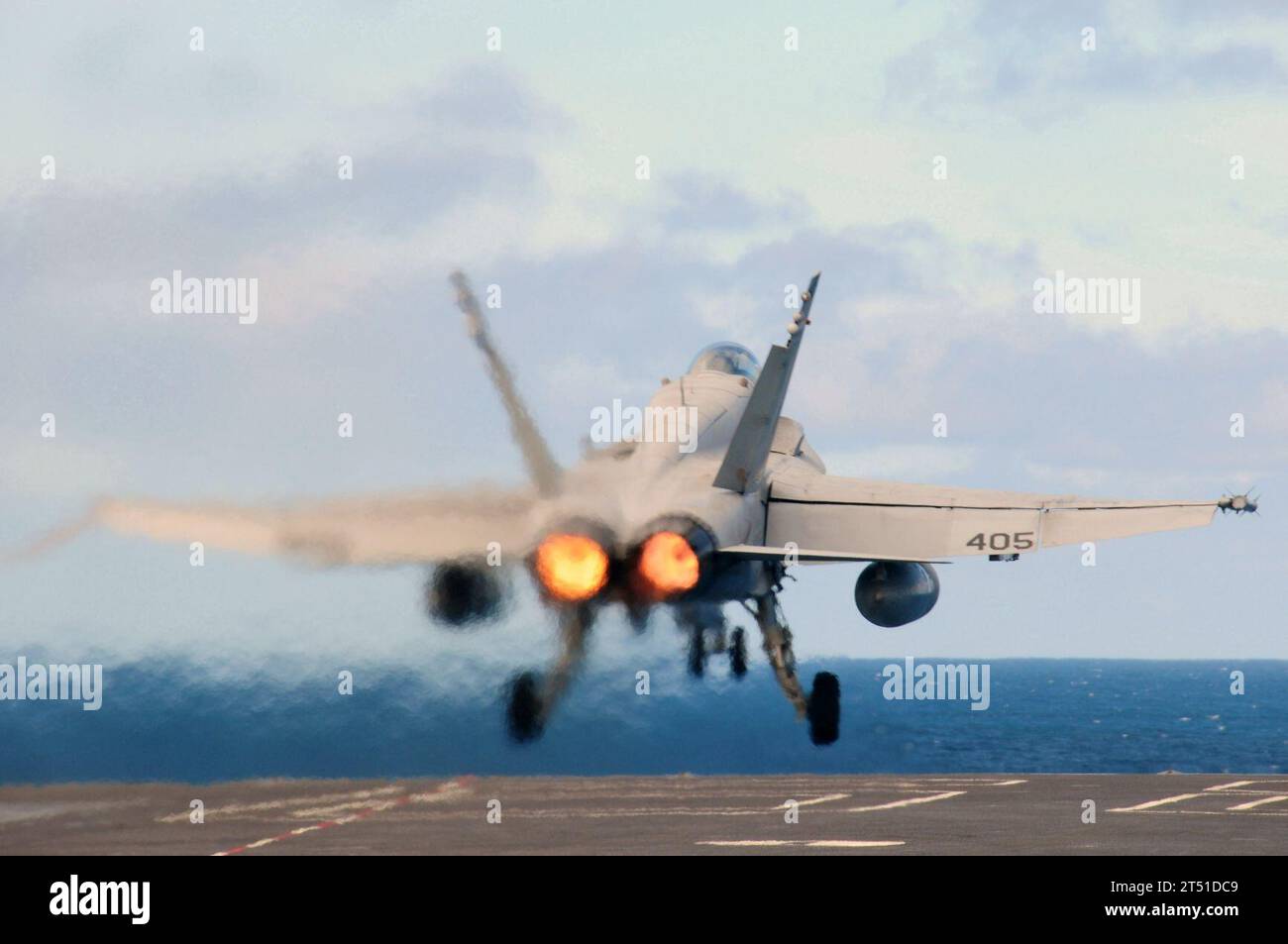 0902253946H-038 PACIFIC OCEAN (Feb. 25, 2009) An F/A-18C Hornet ...