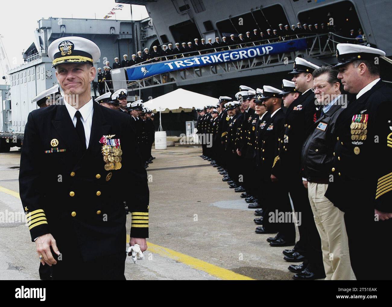 0801119116H-012 NORFOLK, Va. (Jan. 11, 2008) Capt. J. R. Haley leaves ...