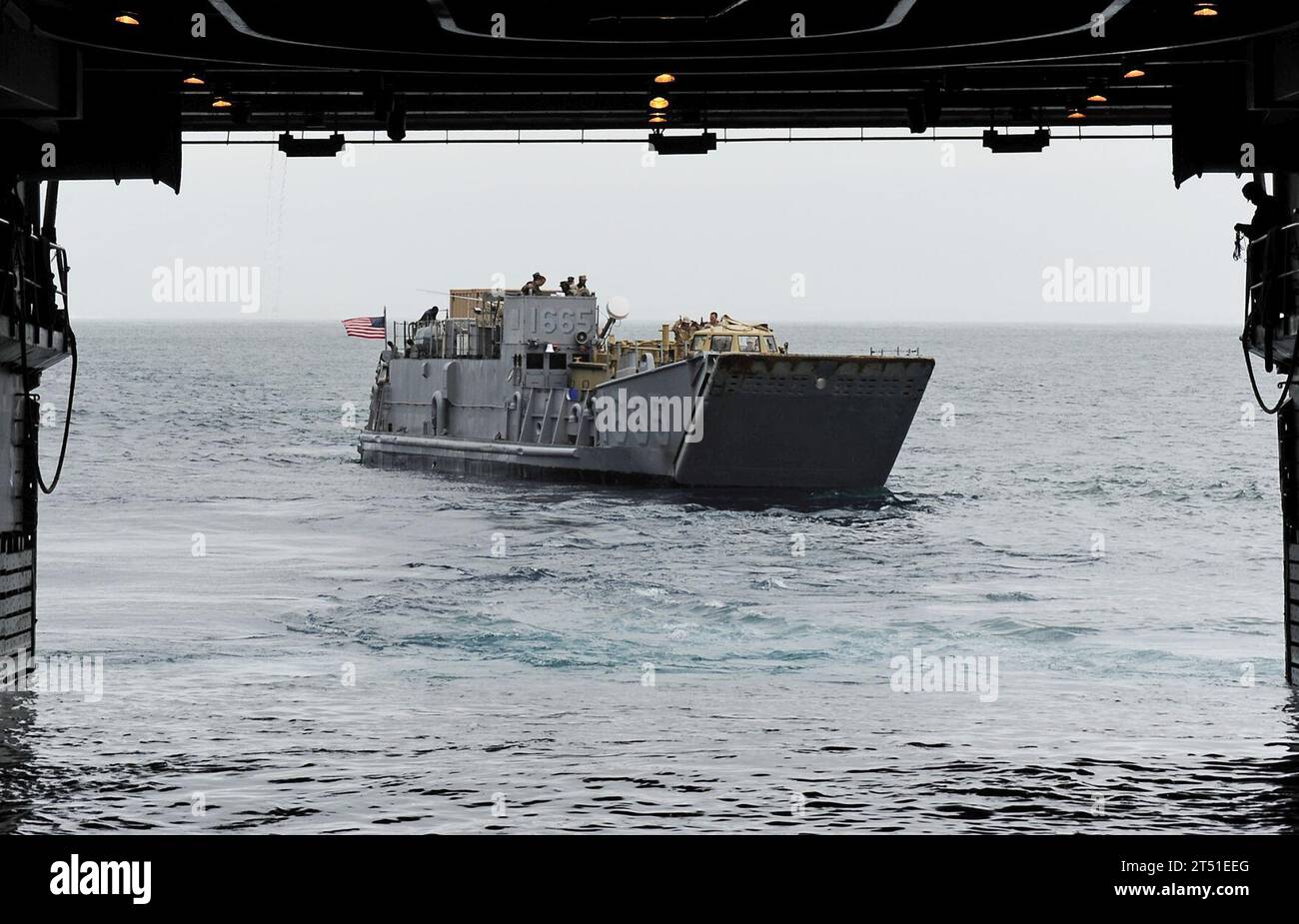 110519HS649-055 LAE, Papua New Guinea (May 19, 2011) Landing Craft ...