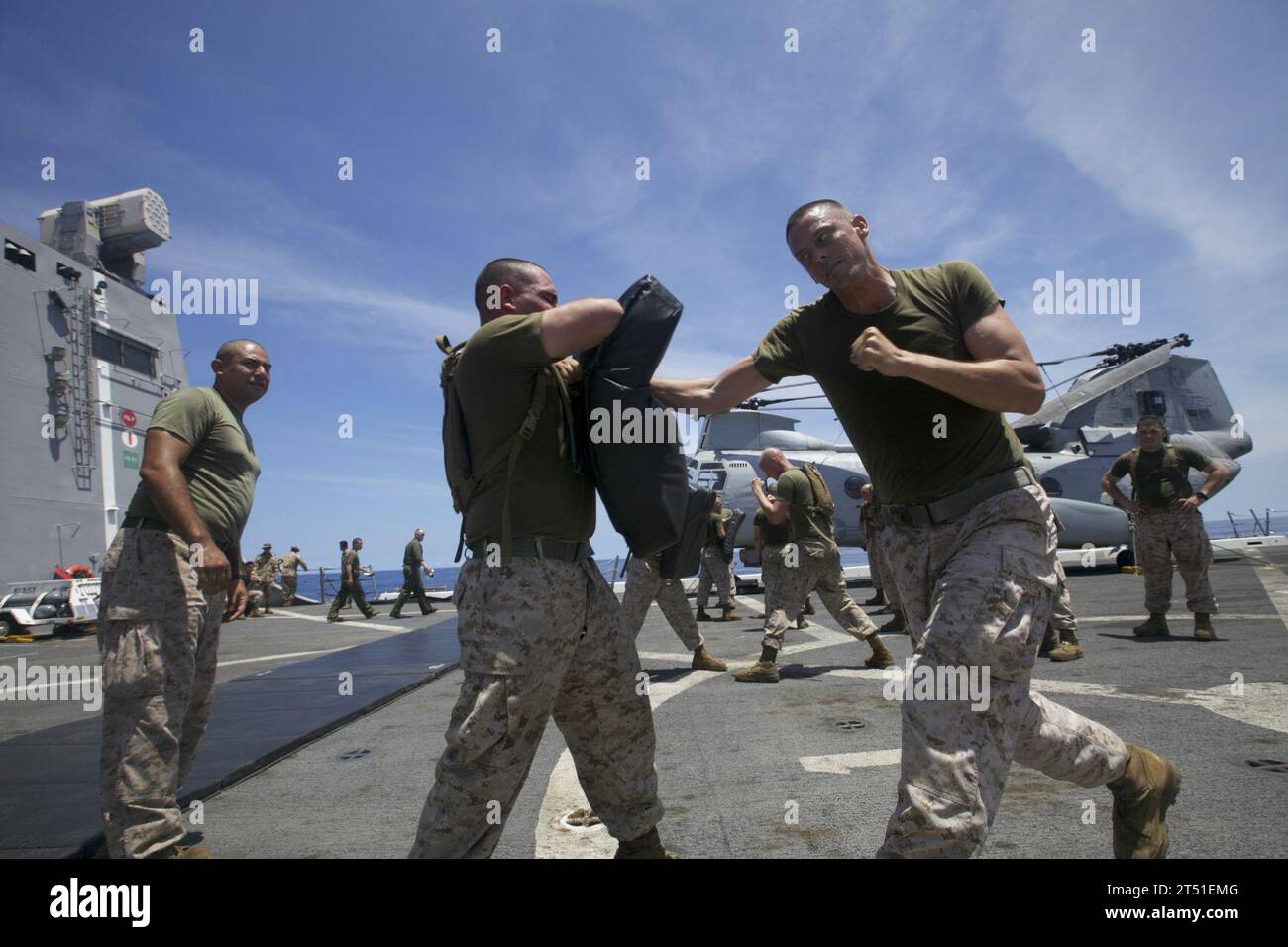 1006237094C-044 PACIFIC OCEAN (June 23, 2010) Marines assigned to the ...