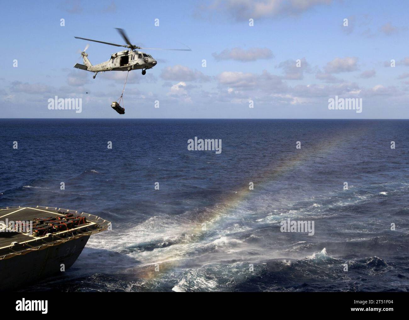 0802057241L-158 ATLANTIC OCEAN (Feb. 5, 2008) An MH-60S Seahawk ...