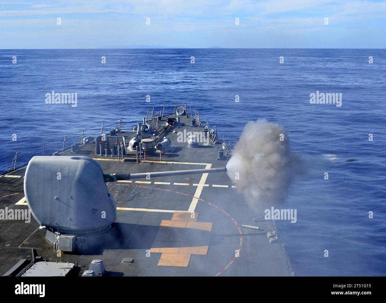 111115RI884-144 PACIFIC OCEAN (Nov. 13, 2011) The MK 45 5-inch ...