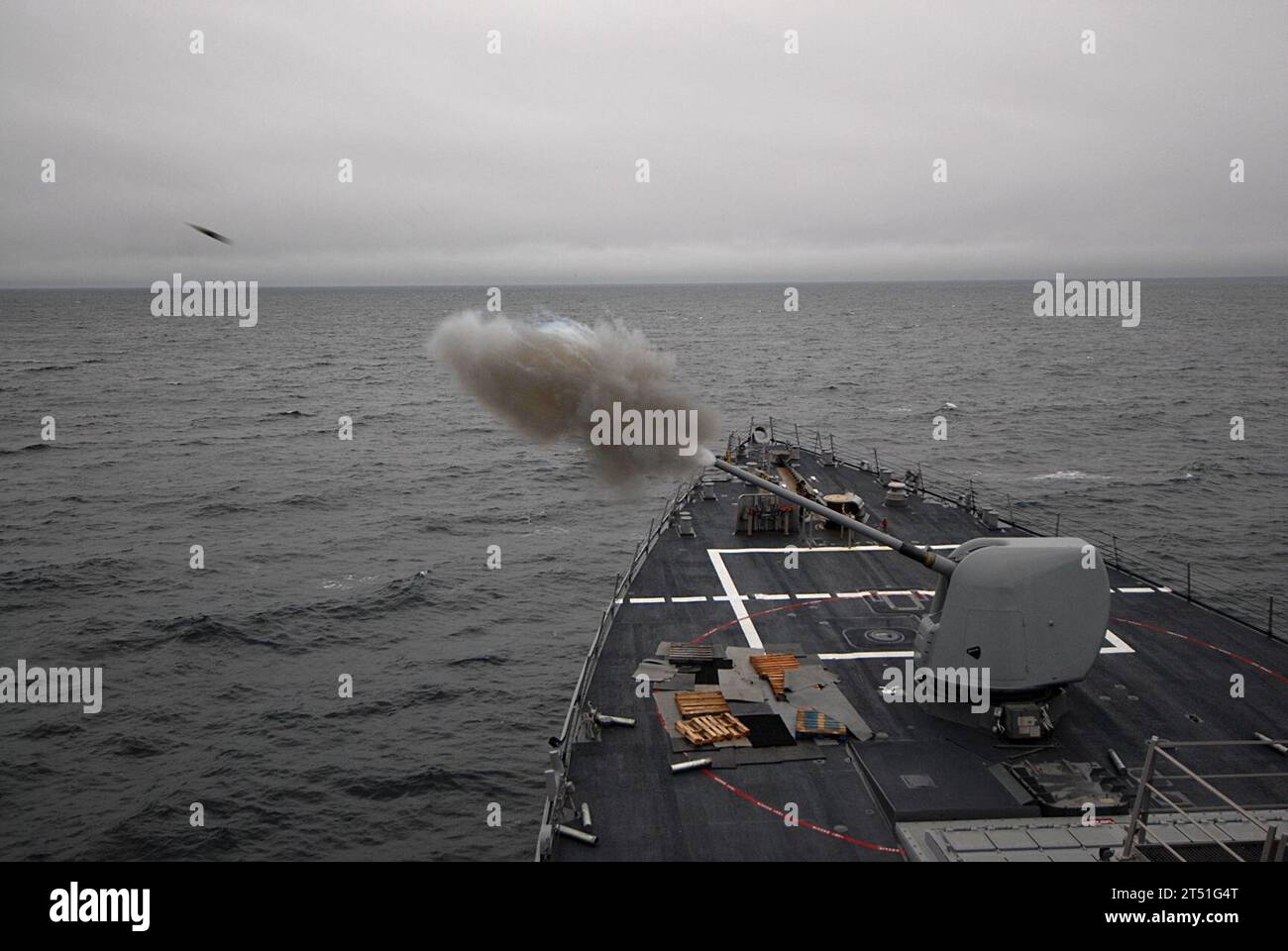 0910131688B-011 ATLANTIC OCEAN (Oct. 13, 2009) A 5-inch/54-caliber (Mk ...
